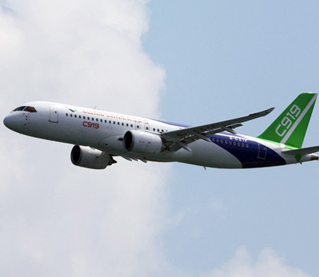 COMAC, iki şirketten 130 uçaklık sipariş aldı