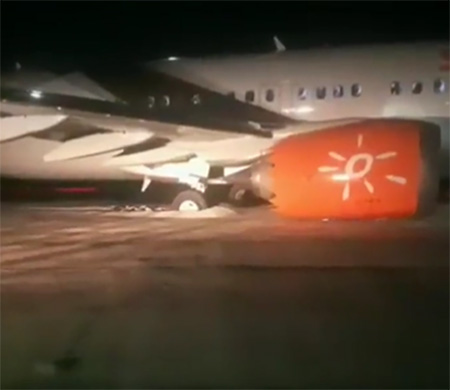 Yolcu uçağının lastikleri betona gömüldü